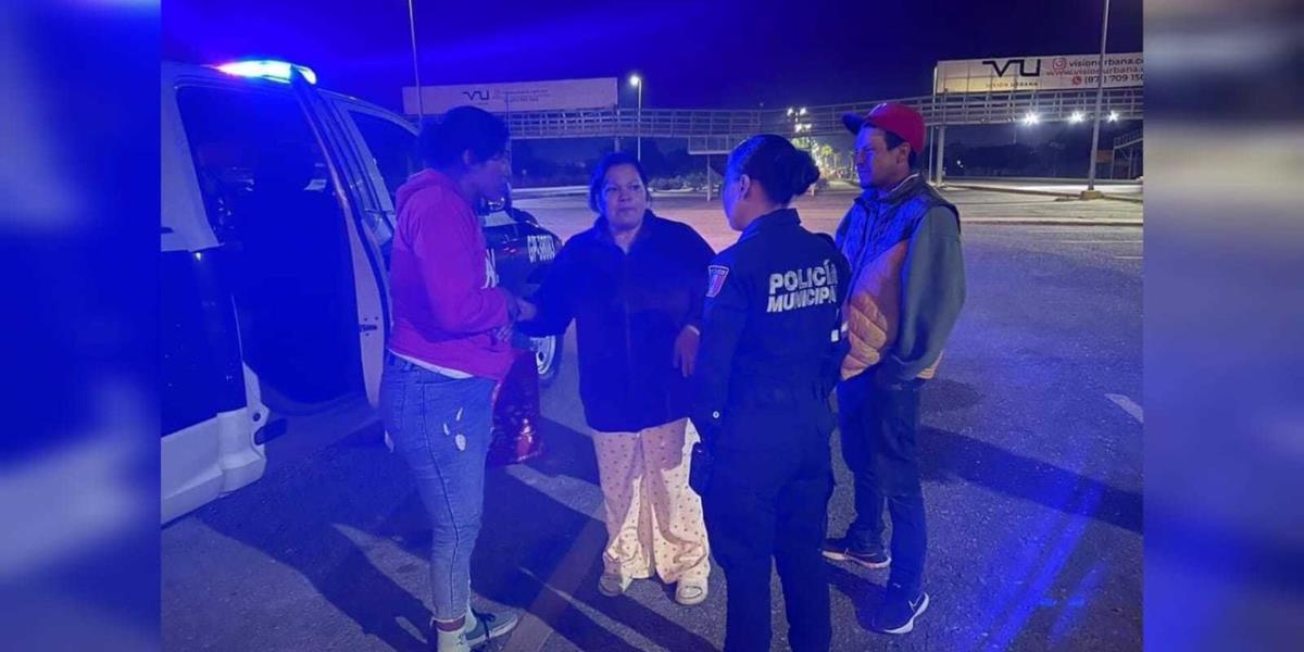 Policías ayudan a mujer perdida en Gómez Palacio - POSTA México