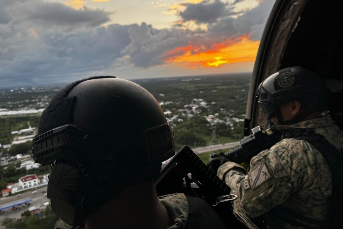 Helicóptero Black Hawk vigila la ciudad de Villahermosa, Tabasco ...