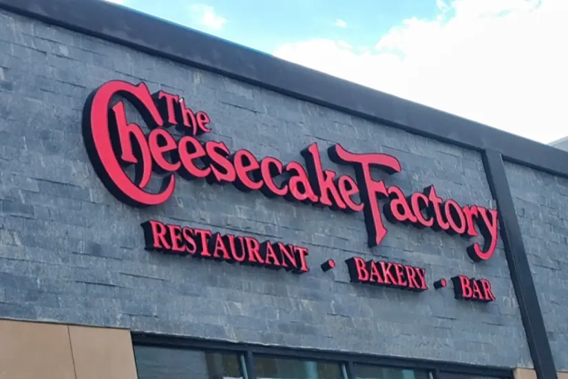 Cheesecake Factory abre en Puebla y comensales saturan los primeros ...